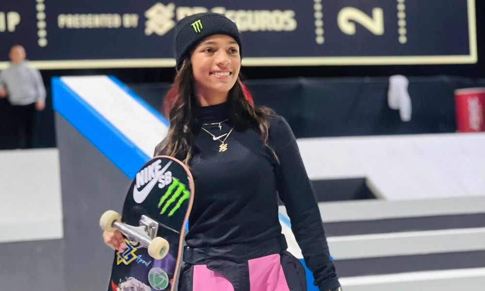 Rayssa Leal conquista o título mundial de skate street do World Skate em Sharjah - Rádio Pinheira